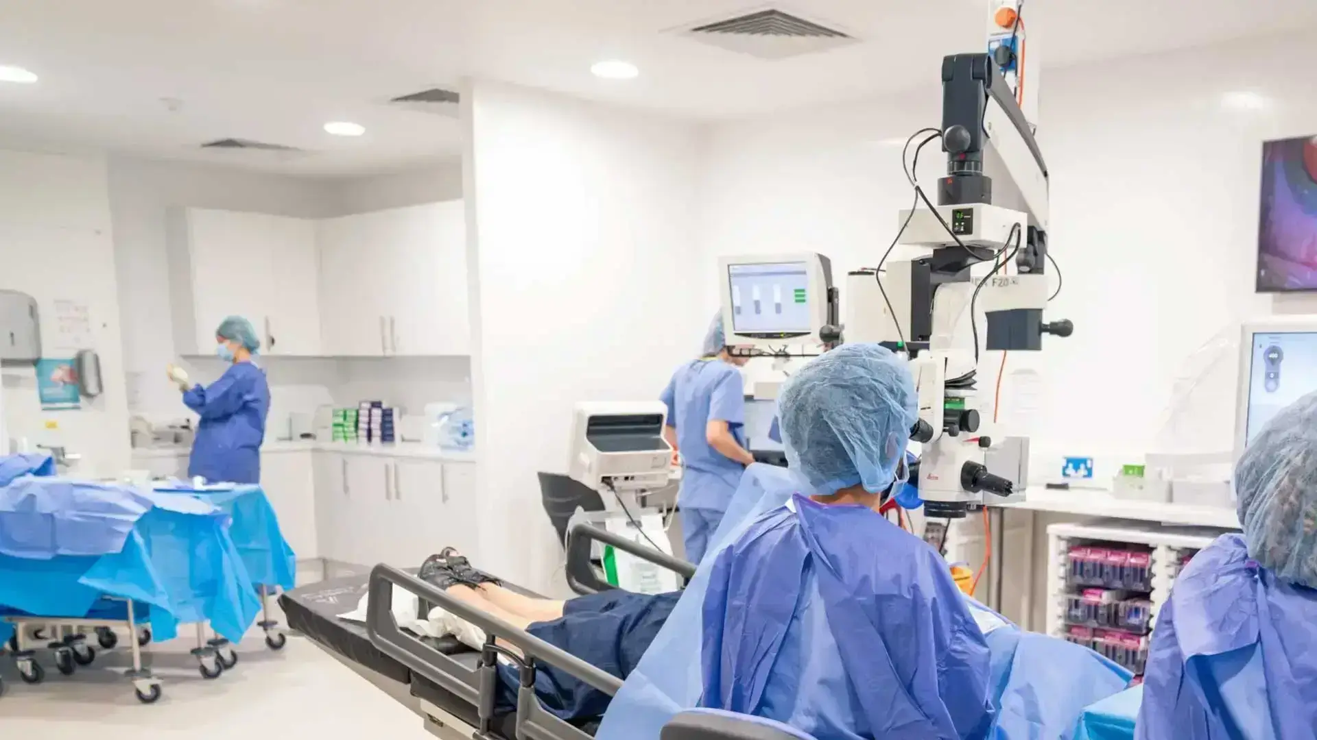 Harley Street Surgeon Celebrates First Year Teaching